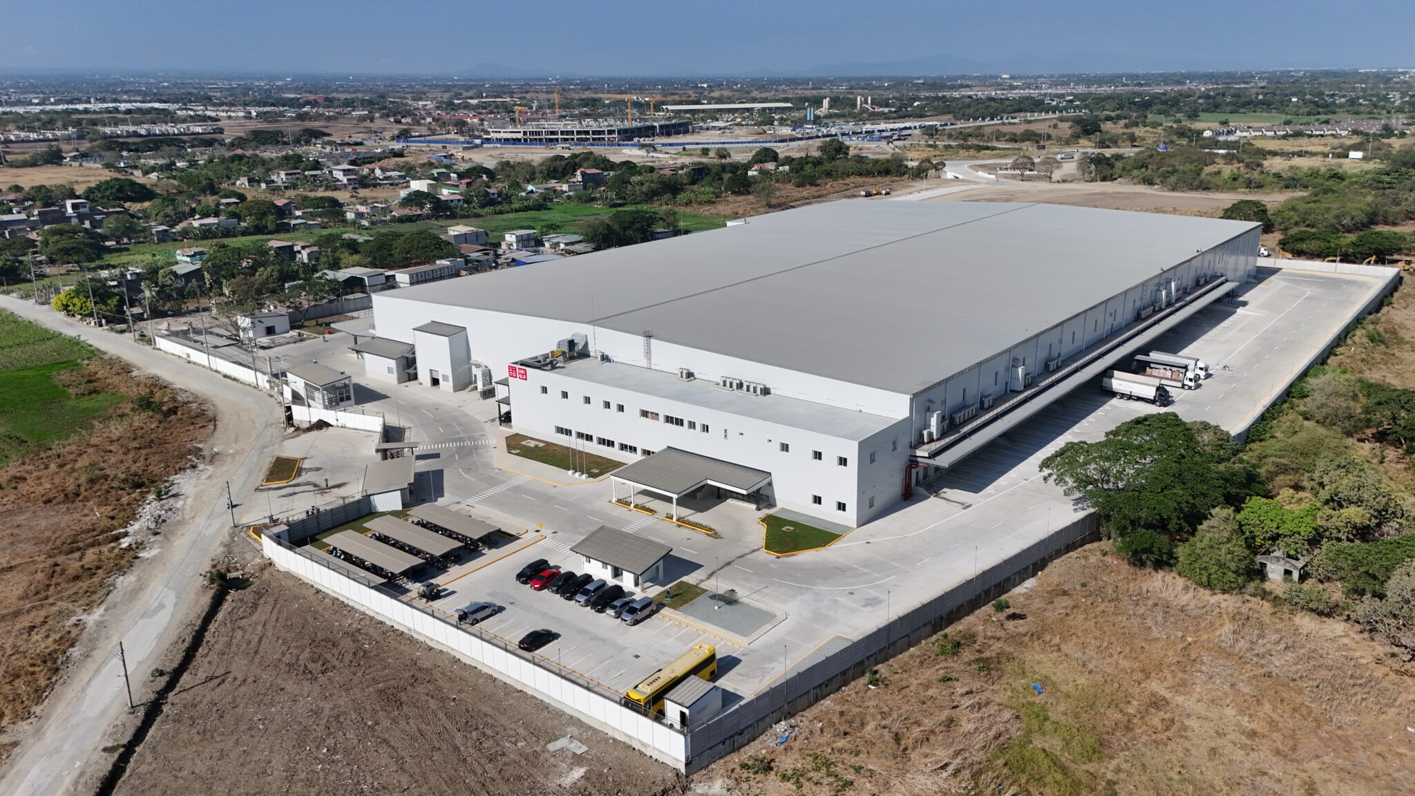 UNIQLO Logistics Facility Opens in Riverpark North - Federal Land NRE ...
